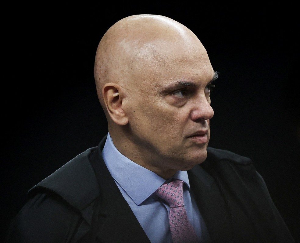 Justice Moraes says Bolsonaro led coup attempt, votes for conviction