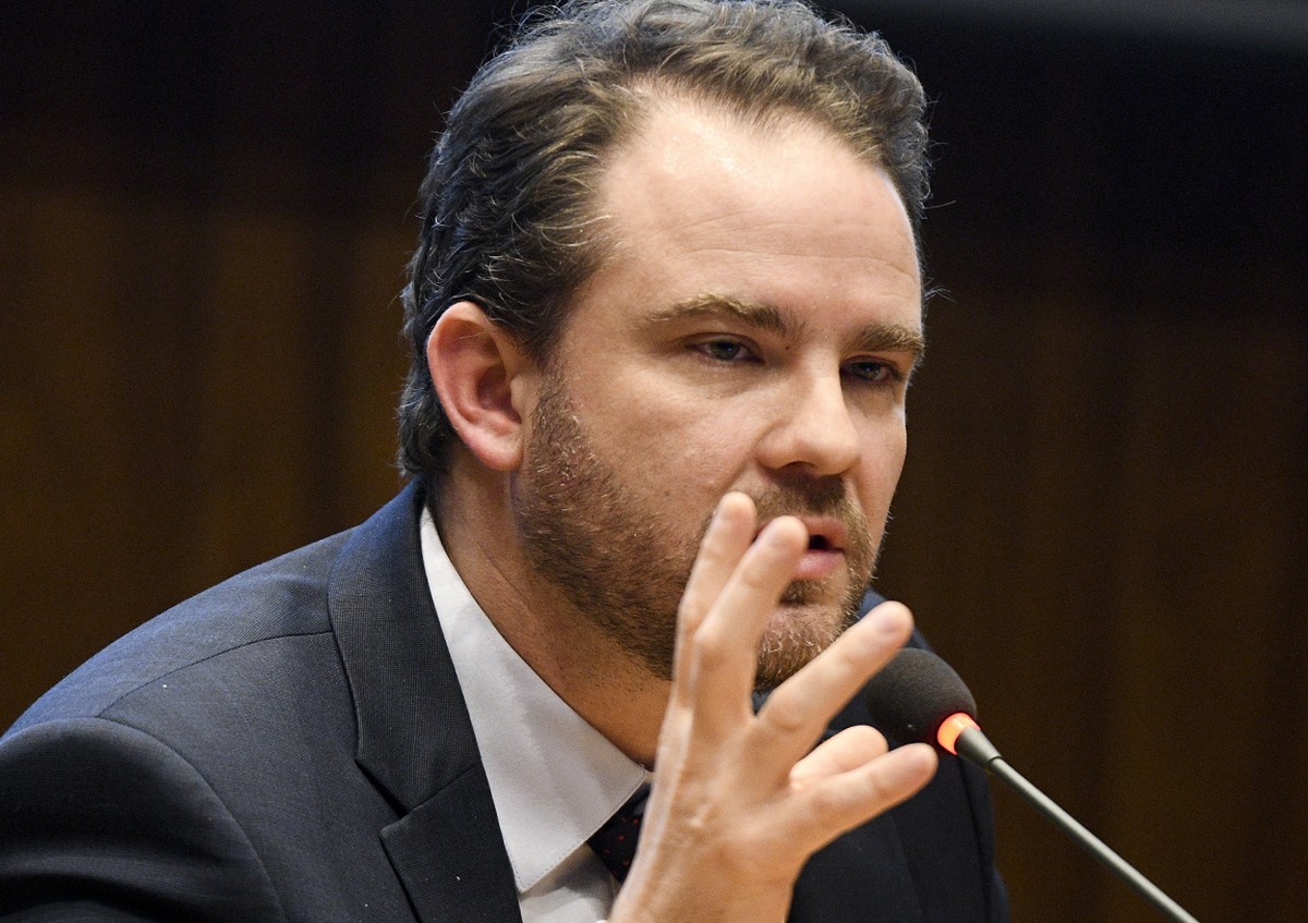 Brazil’s finance official sees room to reverse interest rate hikes