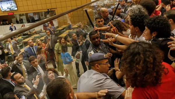 São Paulo Assembly passes bill to privatize Sabesp water utility