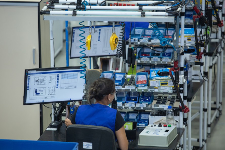 WEG posts record results again; market sees signs of weakening ...