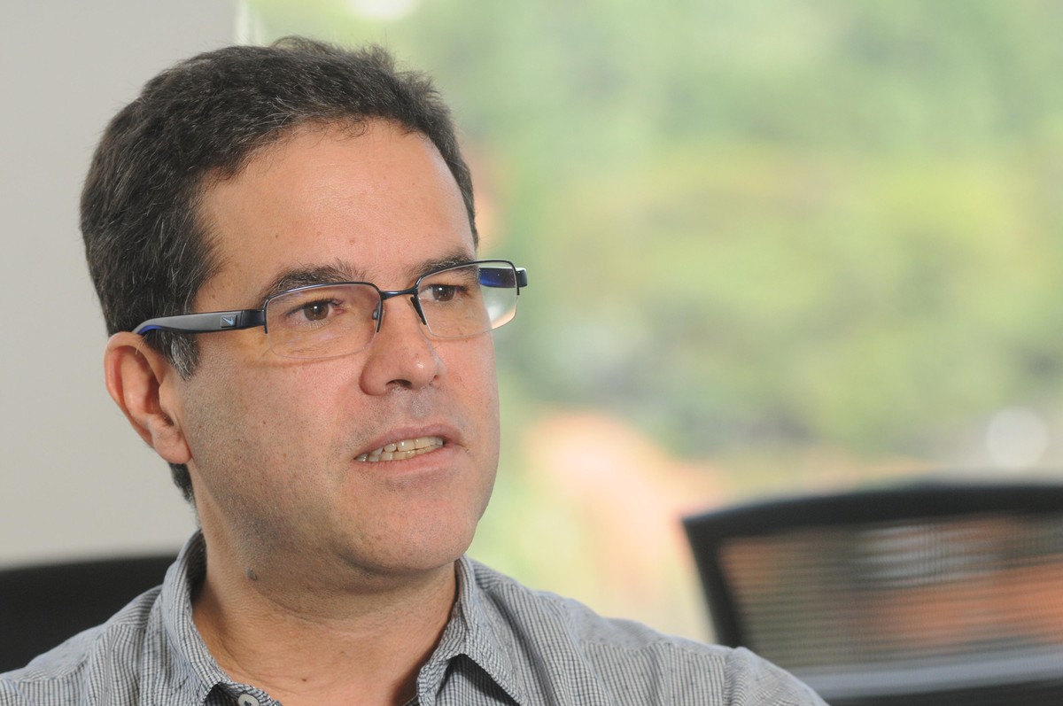 Salary grows for less educated workers