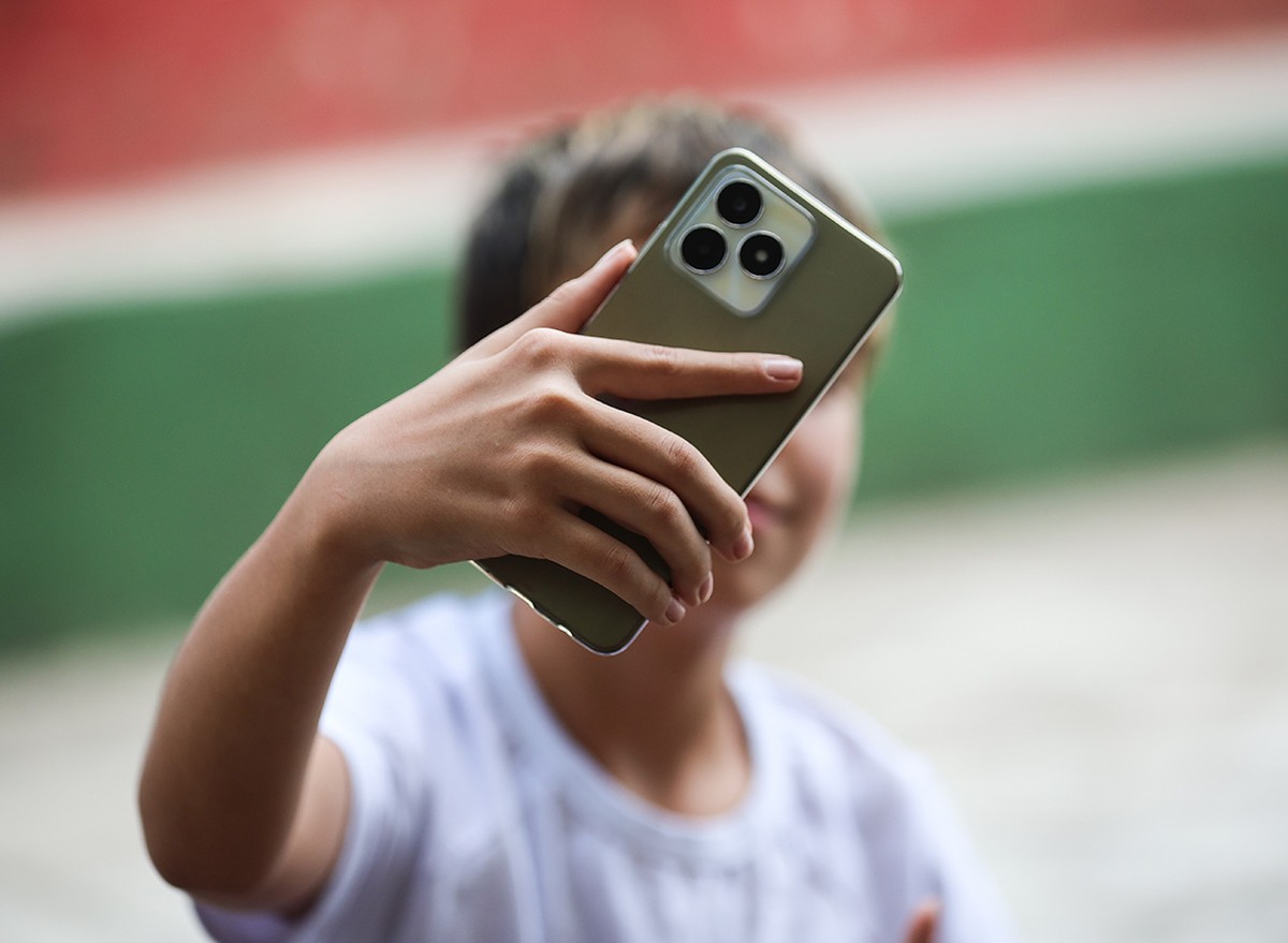 Children under 2 using the internet in 44% of homes