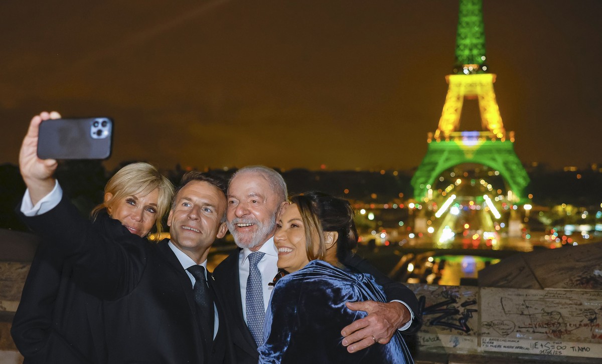 Lula prioritizes foreign travel and resists media outreach