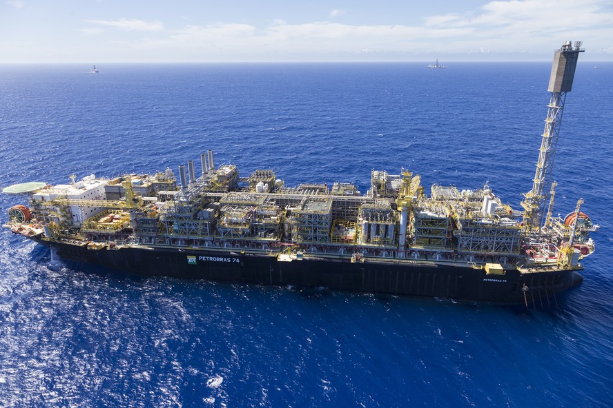 Brazil oil output hits record 3.679 million barrels per day in May