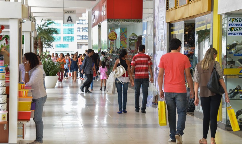 Household debt hits record again in January, CNC says