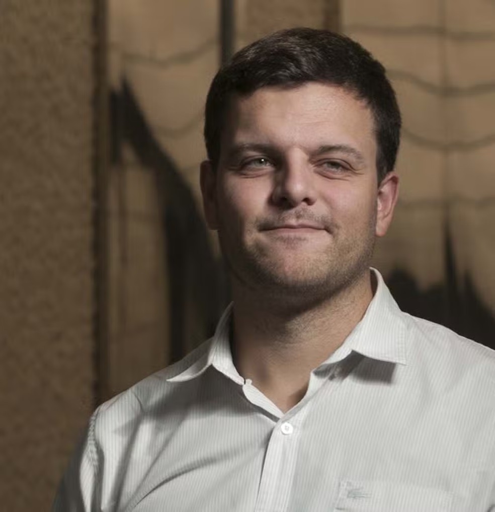 Relation between wages, consumer spending has shifted, Santander says