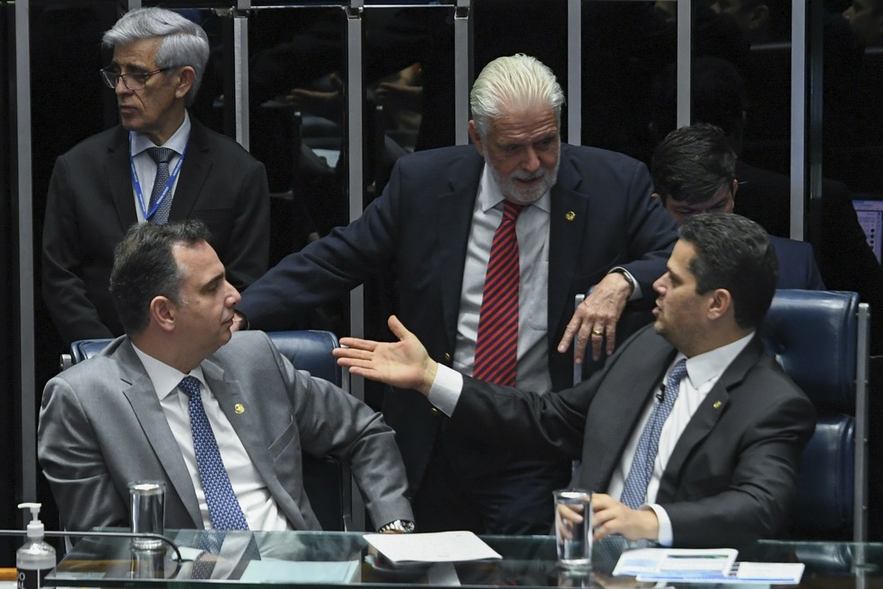 Government seeks truce with Congress after clash over financial tax