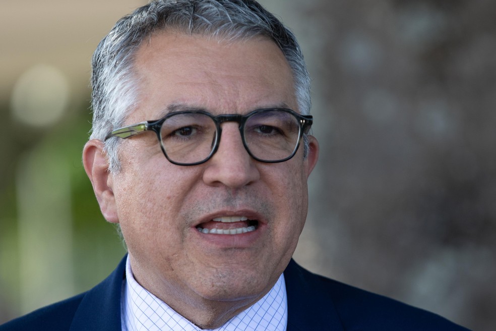 Allies see disarray in government