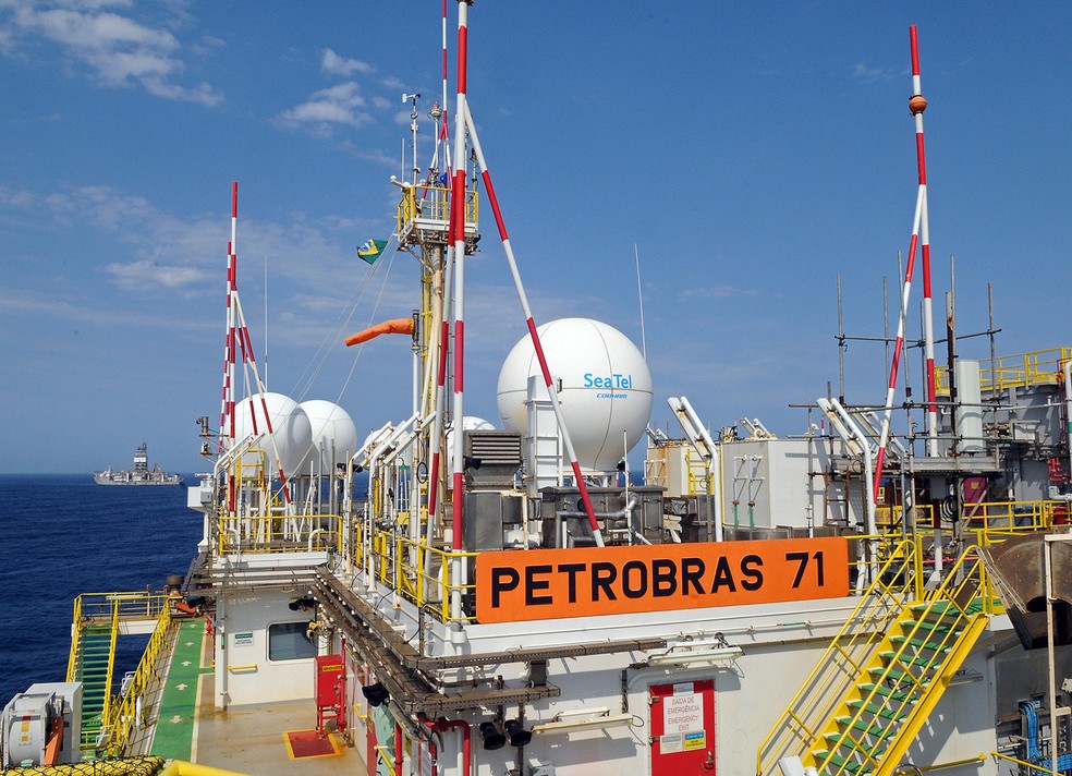 Oil drags on Brazil’s commodity exports as iron ore and pulp diverge