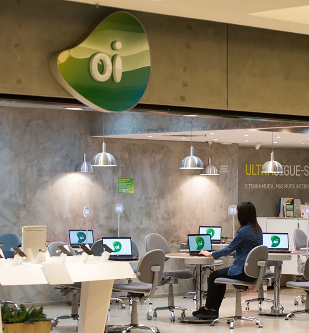 Court declares telecom Oi bankrupt and shares plummet