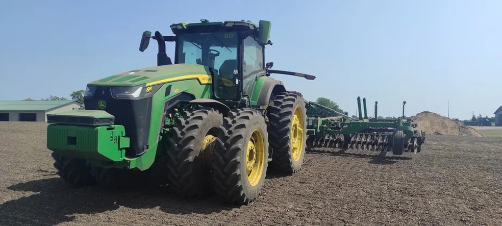 John Deere boosts dollar financing as Brazil farm sales slow