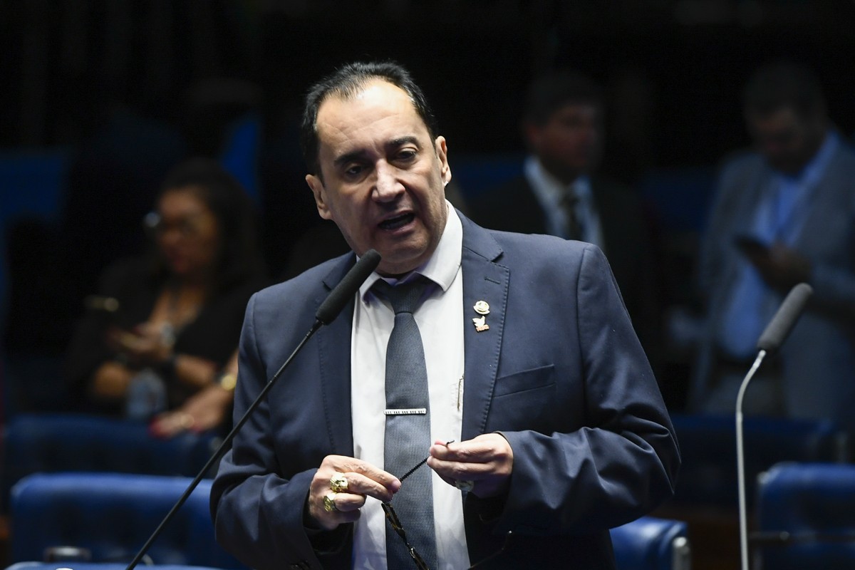 Cracks emerge in Lula’s coalition as allied lawmakers push back