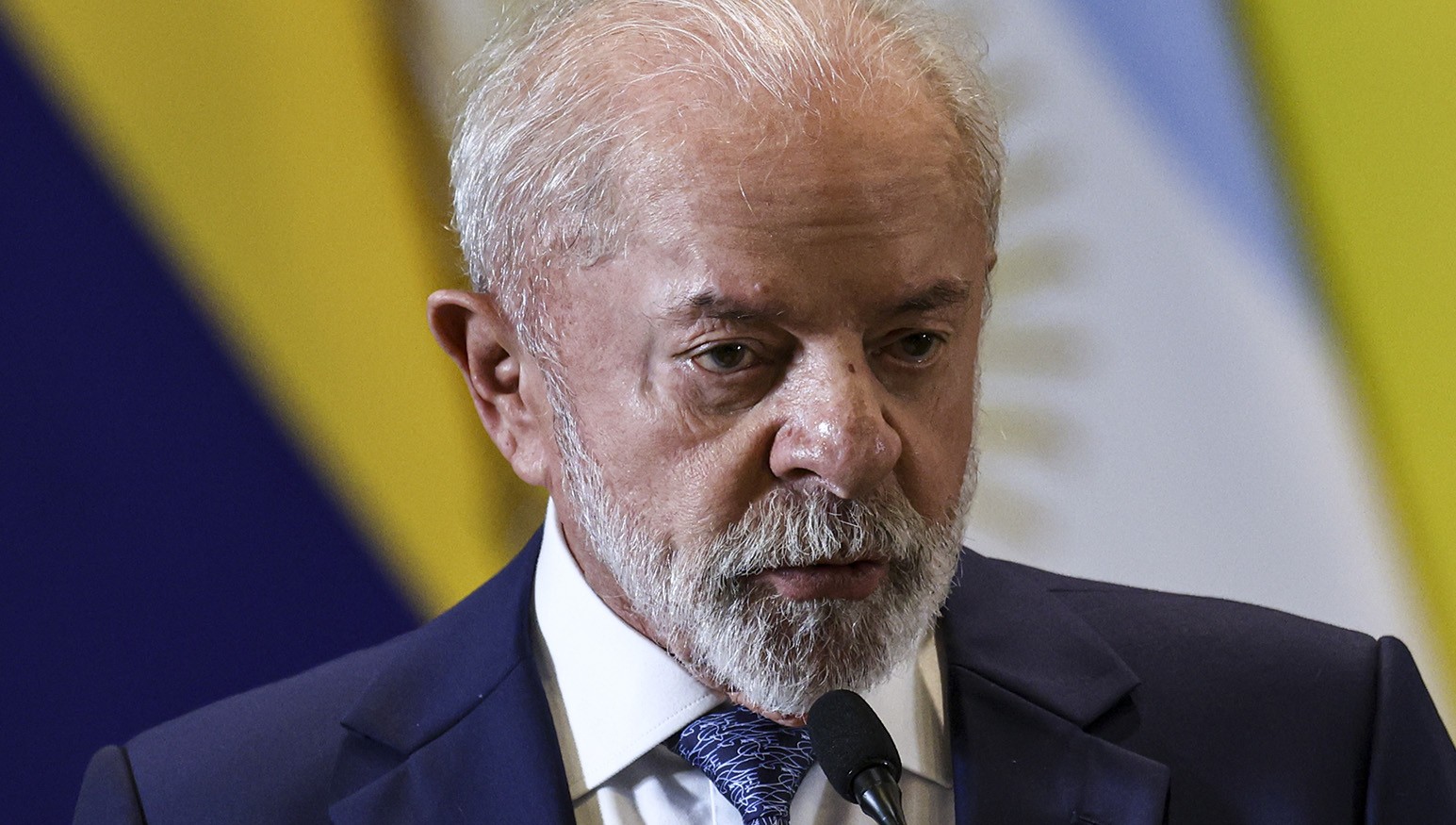 Lula tries to escape fallout from Master, INSS scandals