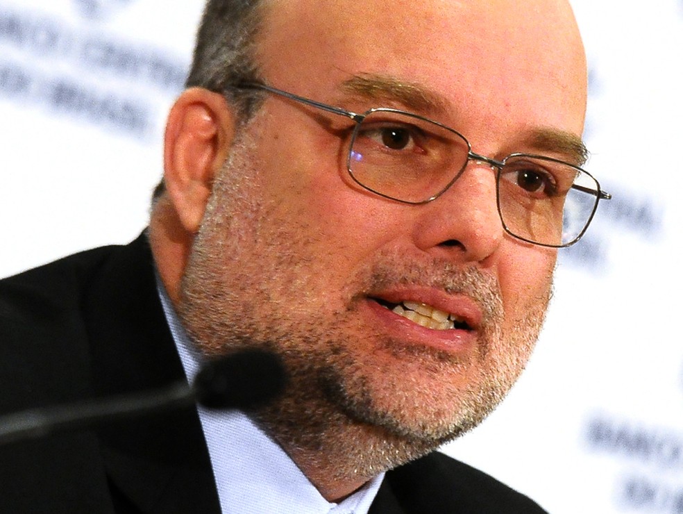 Inflows gain strength and offset outflows from 2020