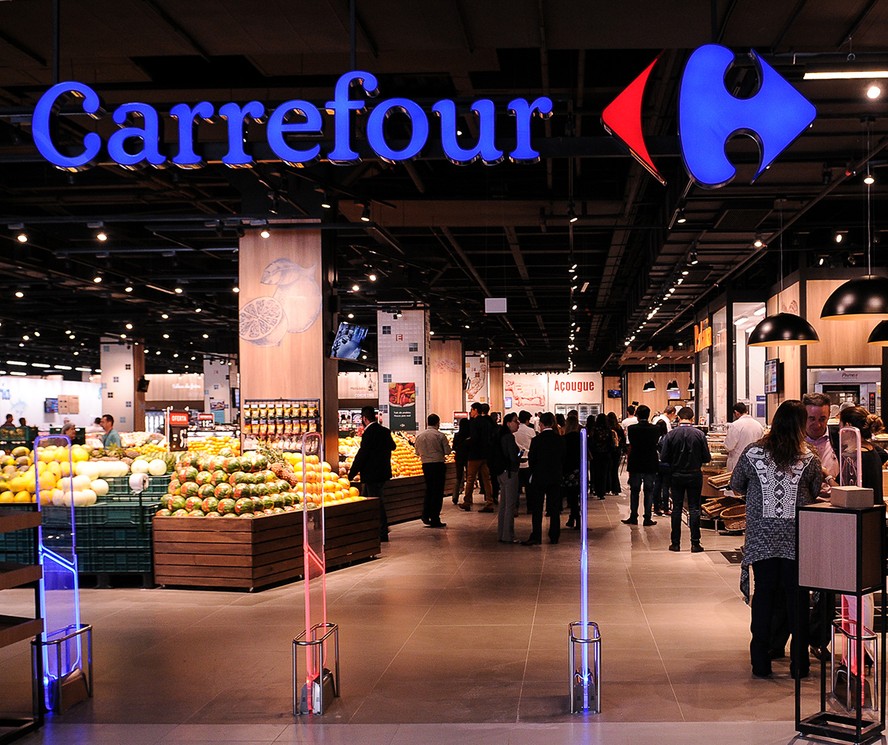 Diniz family exits Carrefour after 11 years