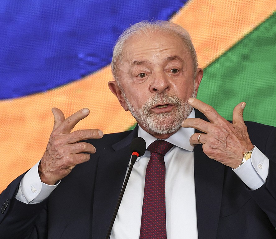 Lula rushes to unveil key programs before campaign restrictions
