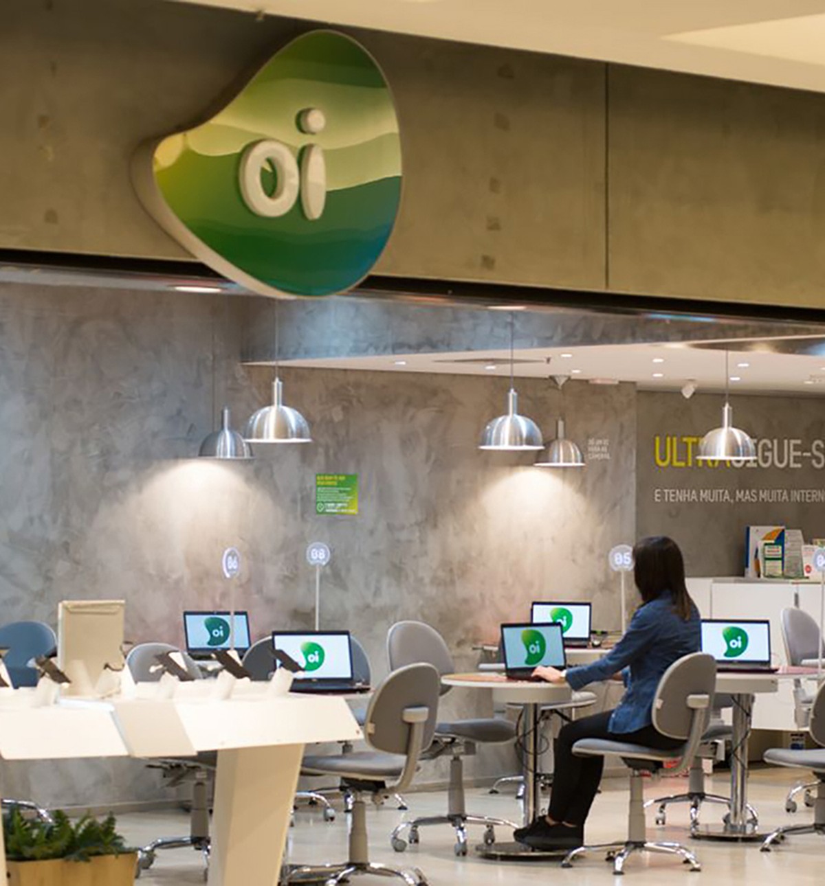 Court declares telecom Oi bankrupt and shares plummet