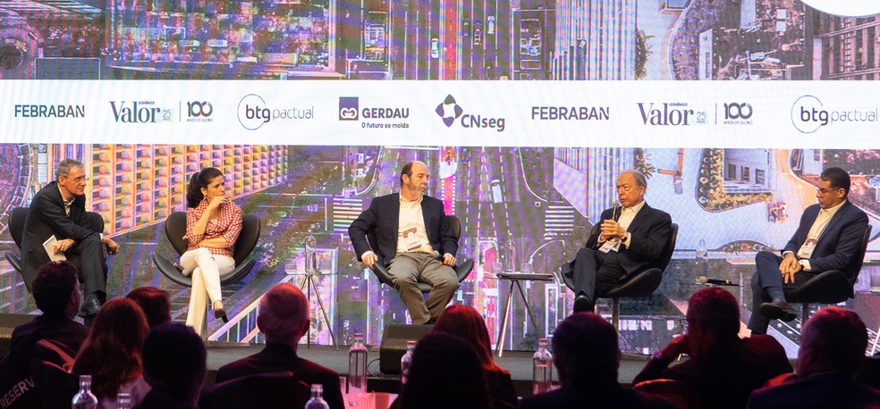 Experts urge credible fiscal plan beyond 2026 horizon