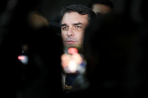 Analysis: Poll points to Master case as key drag on Flávio Bolsonaro