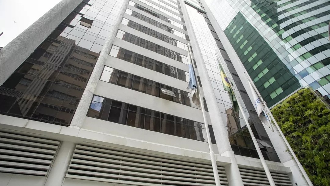 Valor International | Business