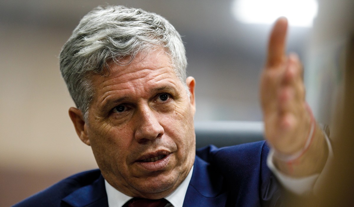 Lula administration adjusts budget to shore up support amid cuts