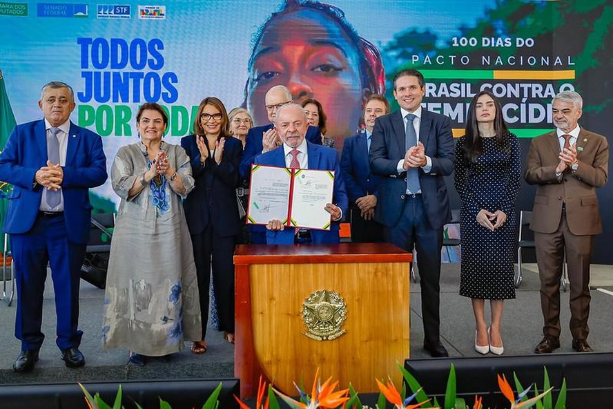 Lula signs decrees expanding Big Tech obligations