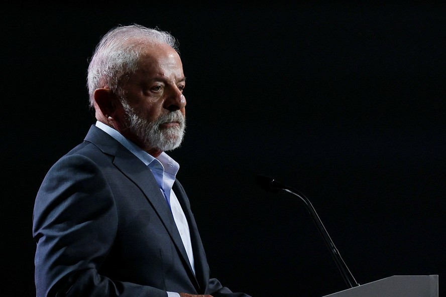 Lula’s approval rating halts upward trend, poll shows