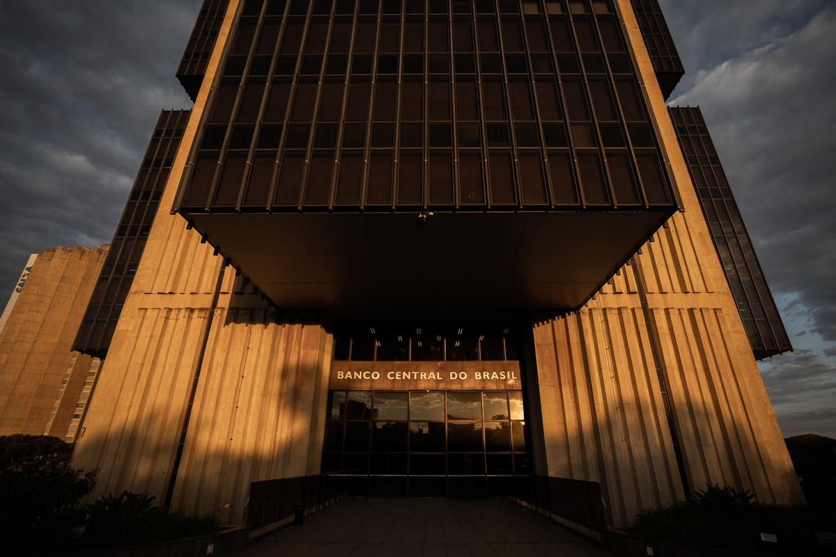 Central Bank raises liability of card networks