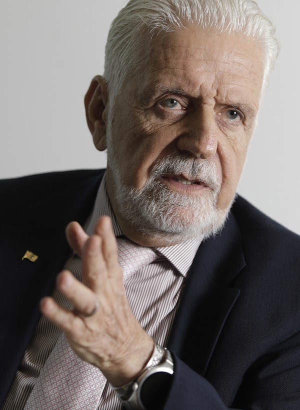 Government leader in Senate rules out deal on amnesty bill | Politics ...