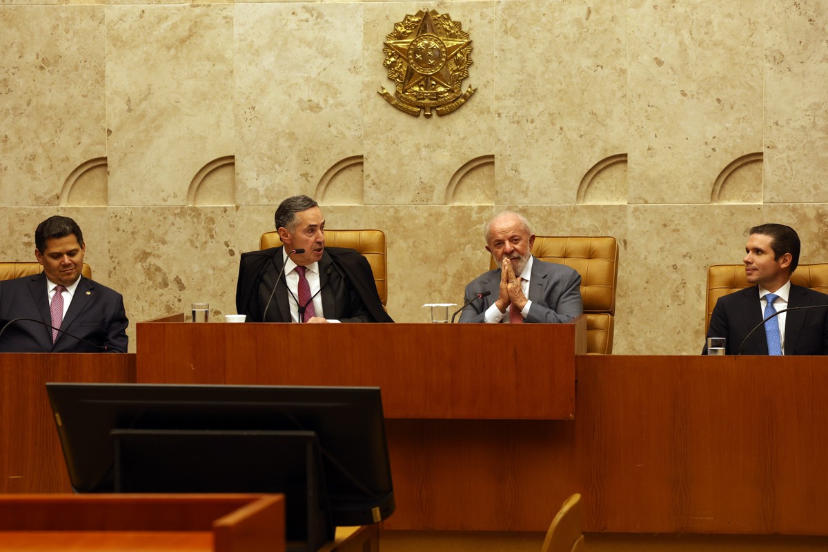 Chief justice celebrates return to full harmony between branches