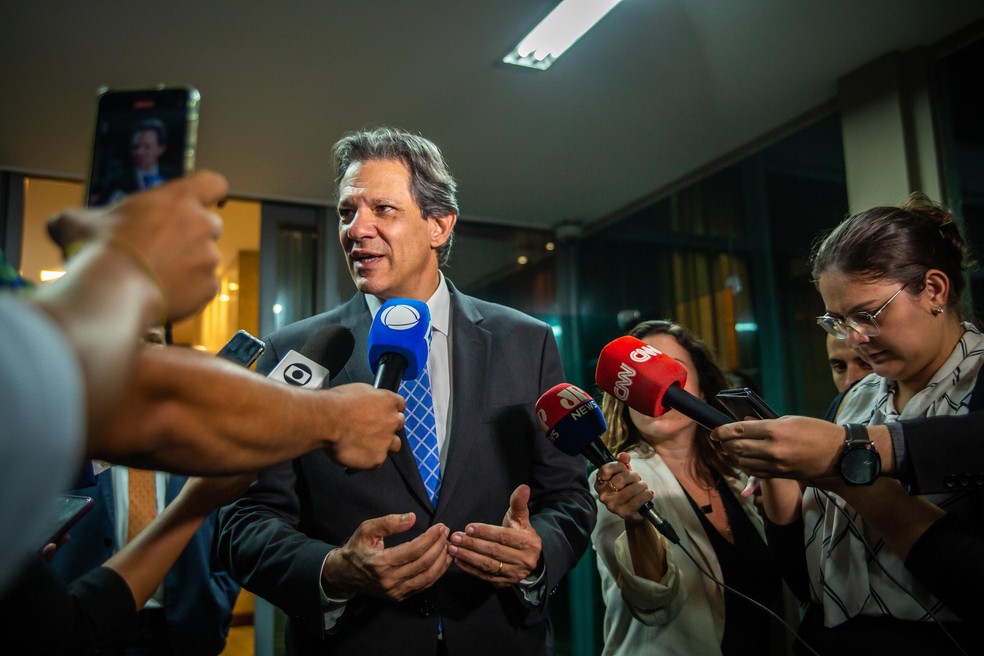 Haddad wins debate as government decides not to change fiscal target