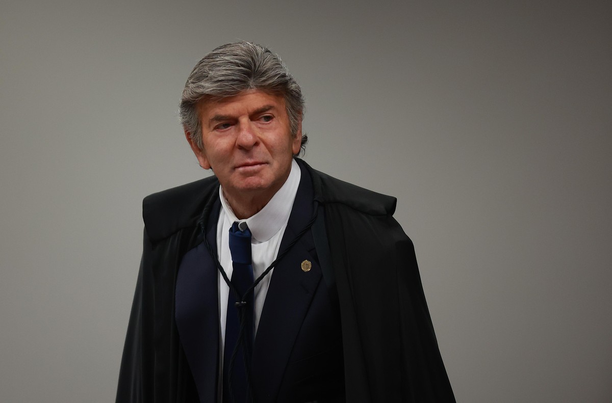 With shock dissent, Justice Fux hints at political future