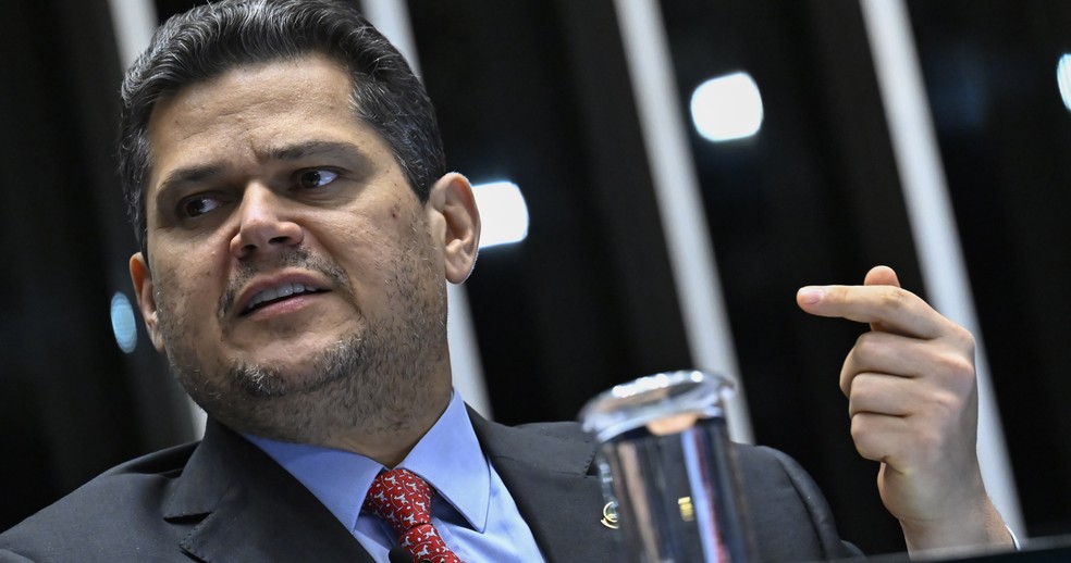 Congress faces renewed pressure to investigate Banco Master scandal