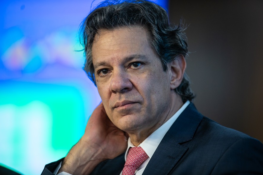 Haddad says cuts to congressional earmarks could exceed R$7.5bn