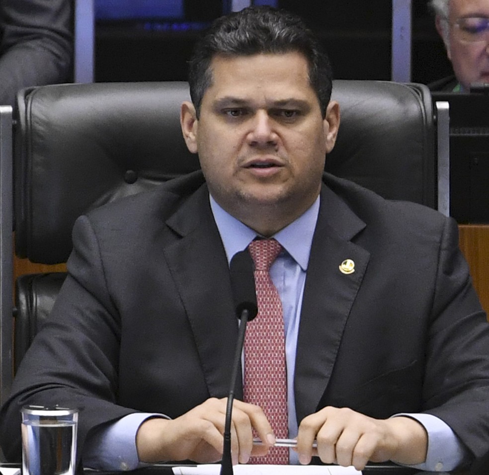 Lula bets on congressional recess to ease tensions with Senate leadership