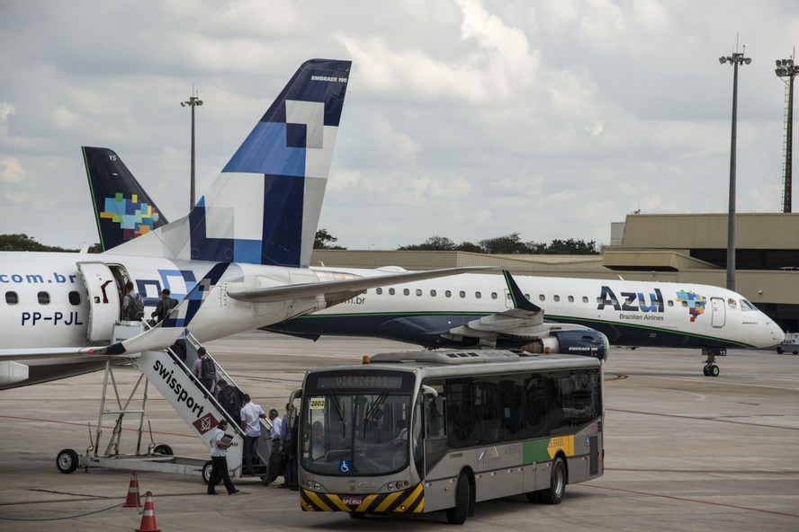 Brazil antitrust watchdog probes Azul-American deal timing
