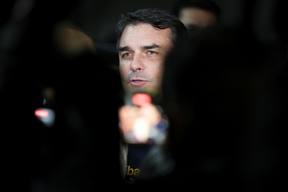Analysis: Poll points to Master case as key drag on Flávio Bolsonaro