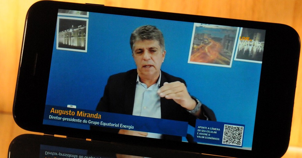 Equatorial eyes solar power segment