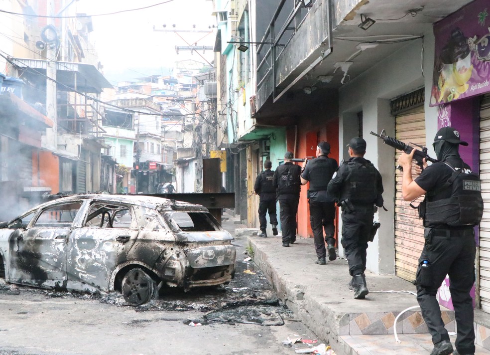 Rio police raid leaves 64 dead, sparks federal clash