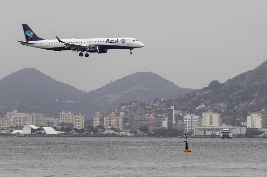 Aviation industry responds to stronger dollar, Azul says