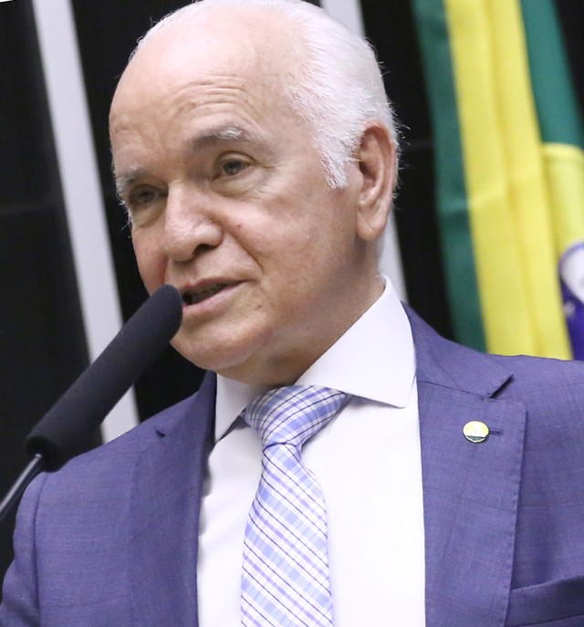 Push for Christian caucus reshapes balance of power in Congress