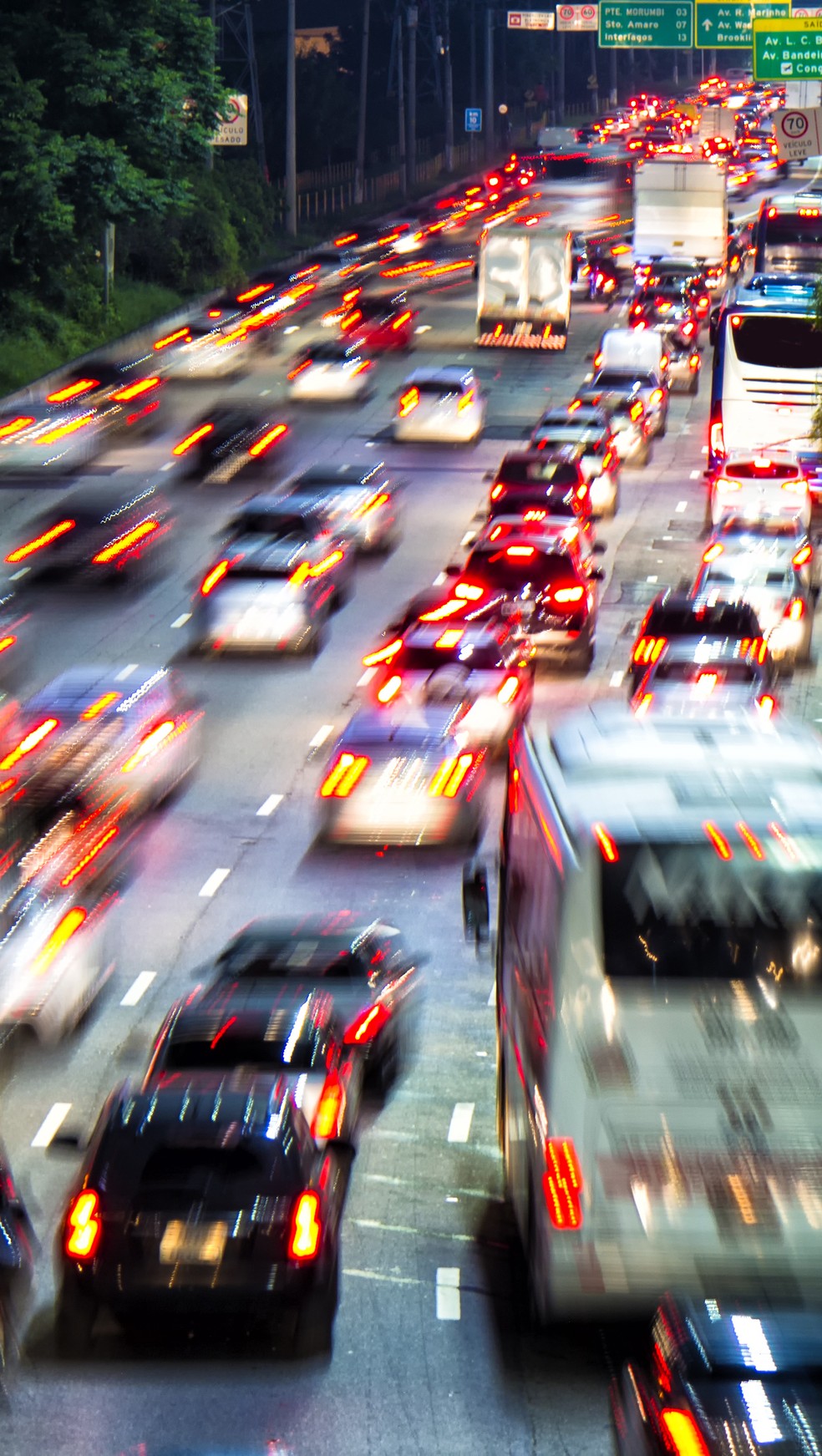 Why more people in Brazil are choosing cars over buses and subways