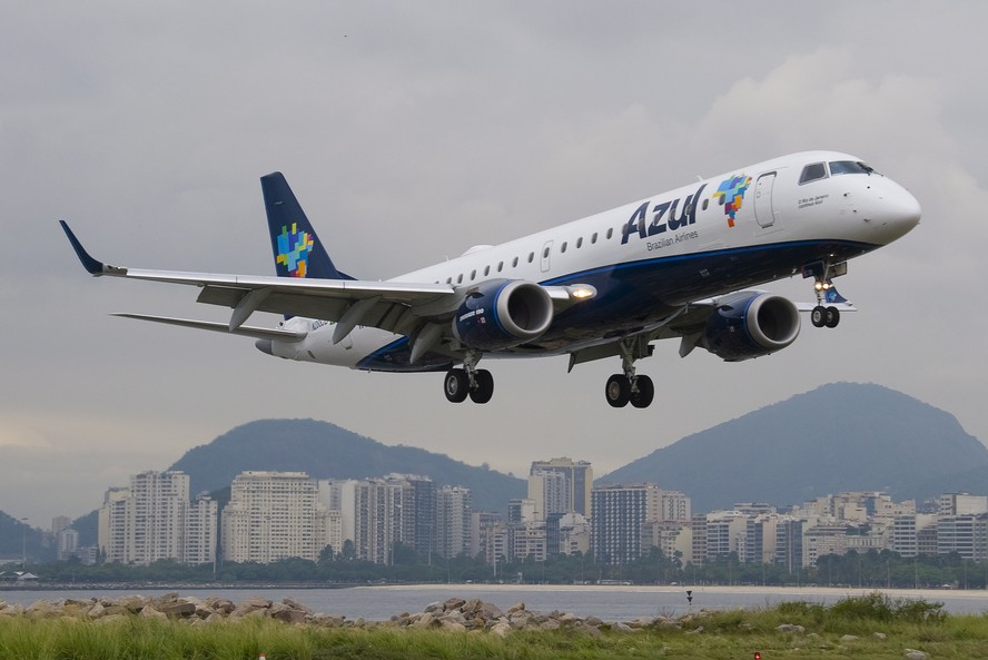 Azul stock nosedives amid major dilution