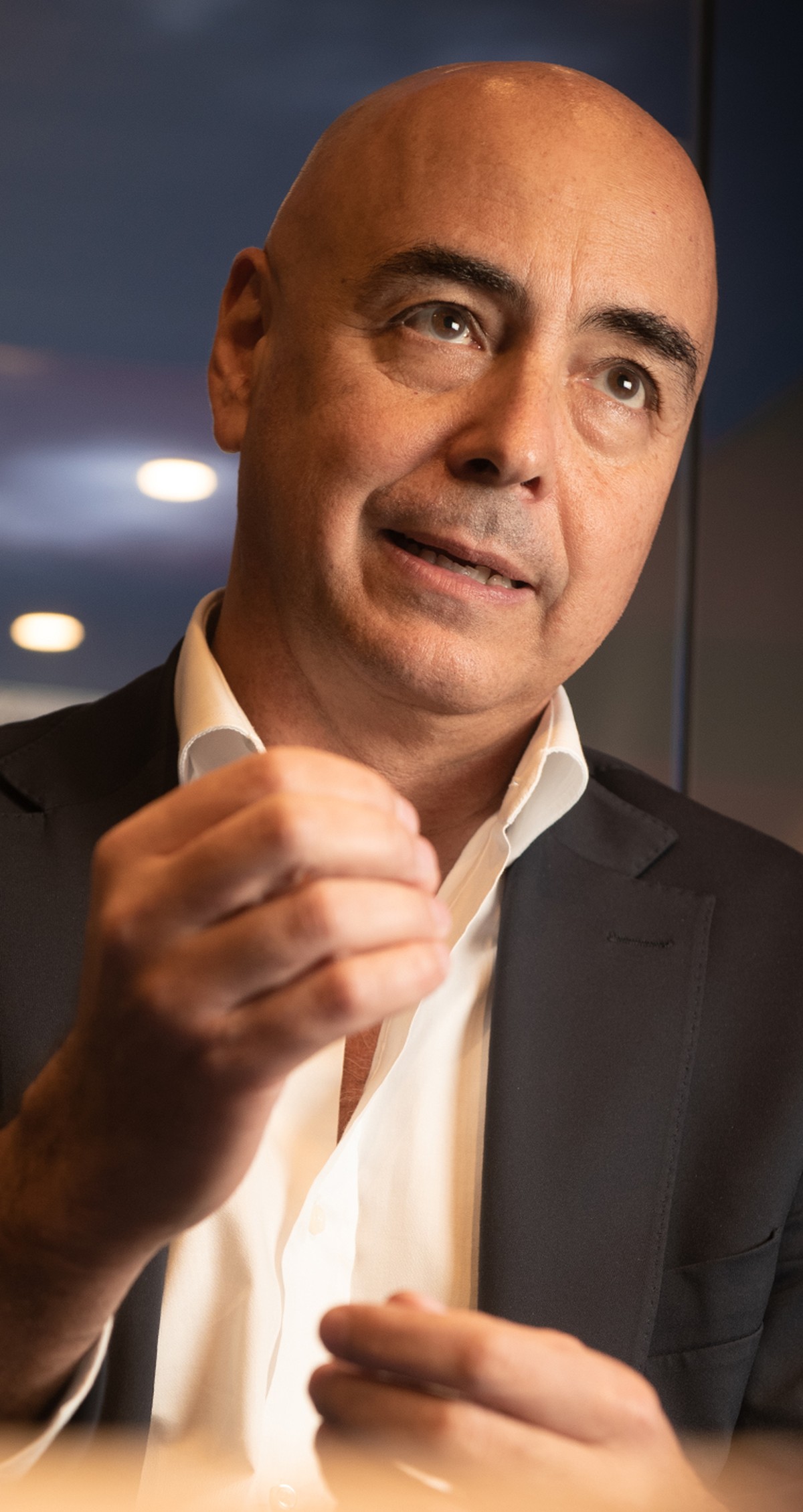 TIM aims for selective growth in postpaid, corporate markets