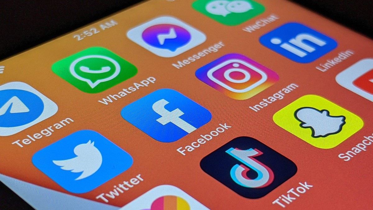 Finance influencers surge 40% as more Brazilians start investing