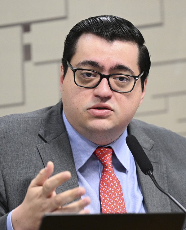 Audit court warns of fiscal risks from off-budget spending