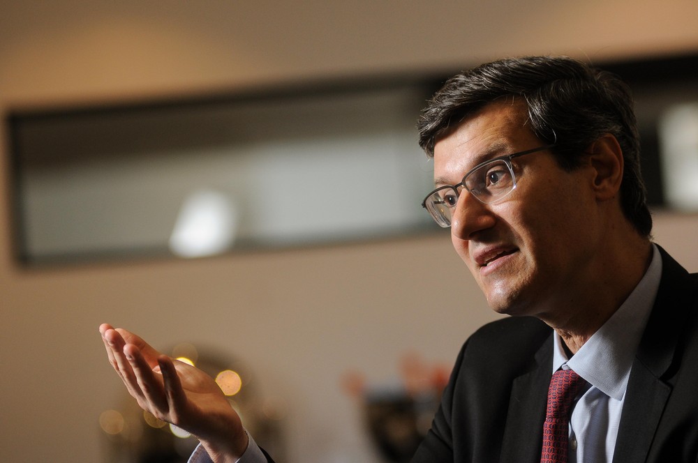 Service sector sees no growth for third consecutive month