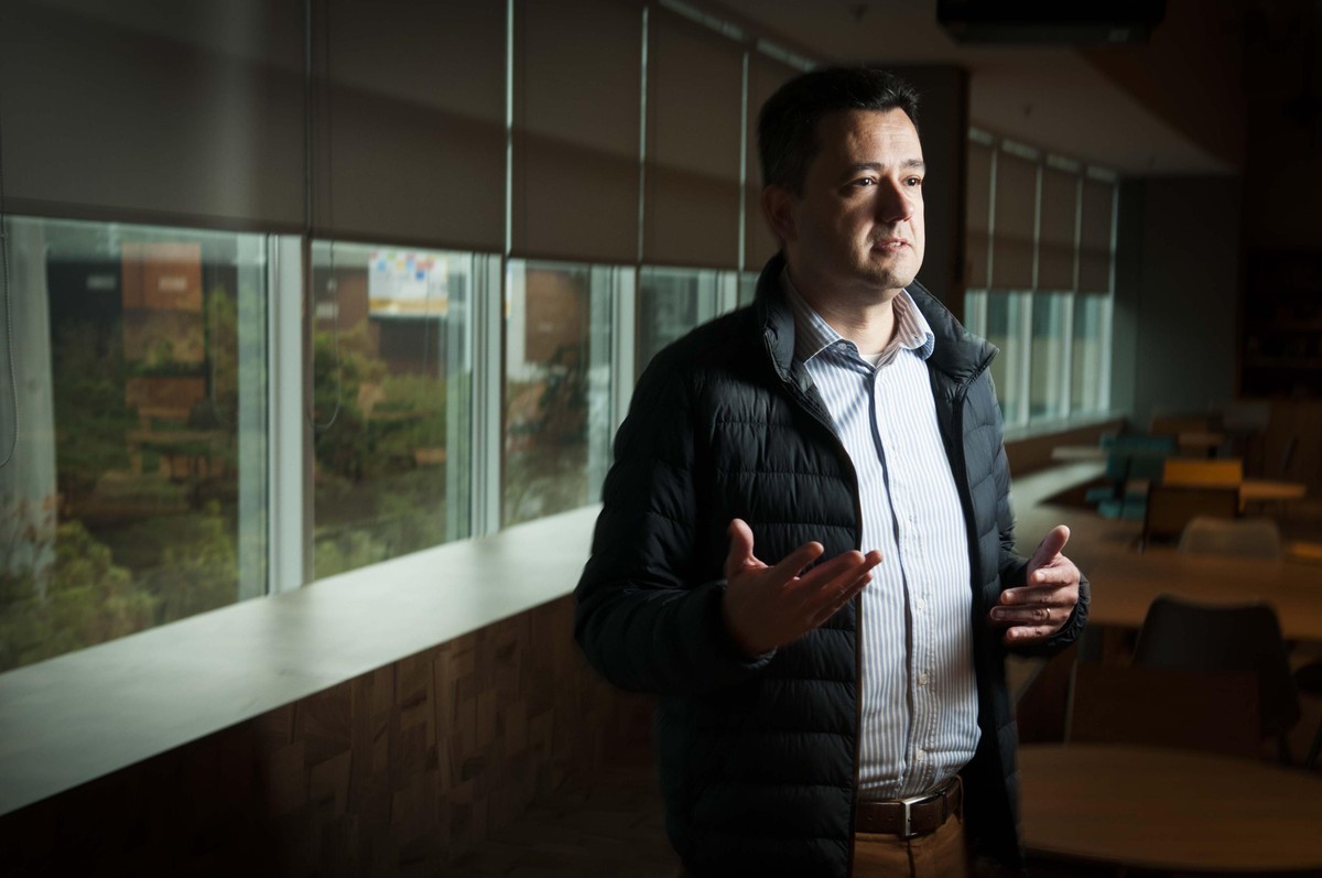 Leading toll road operators take separate paths