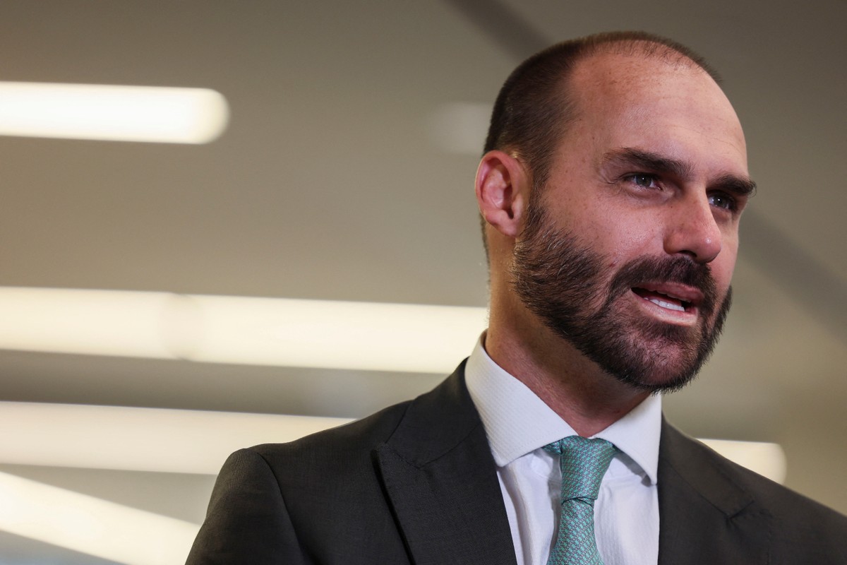 Federal Police charge Bolsonaro and son in coup probe