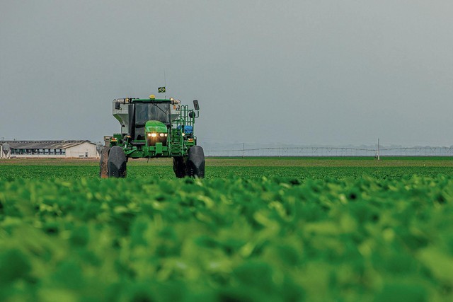 War dims hopes for lower rates in Brazil farm plan